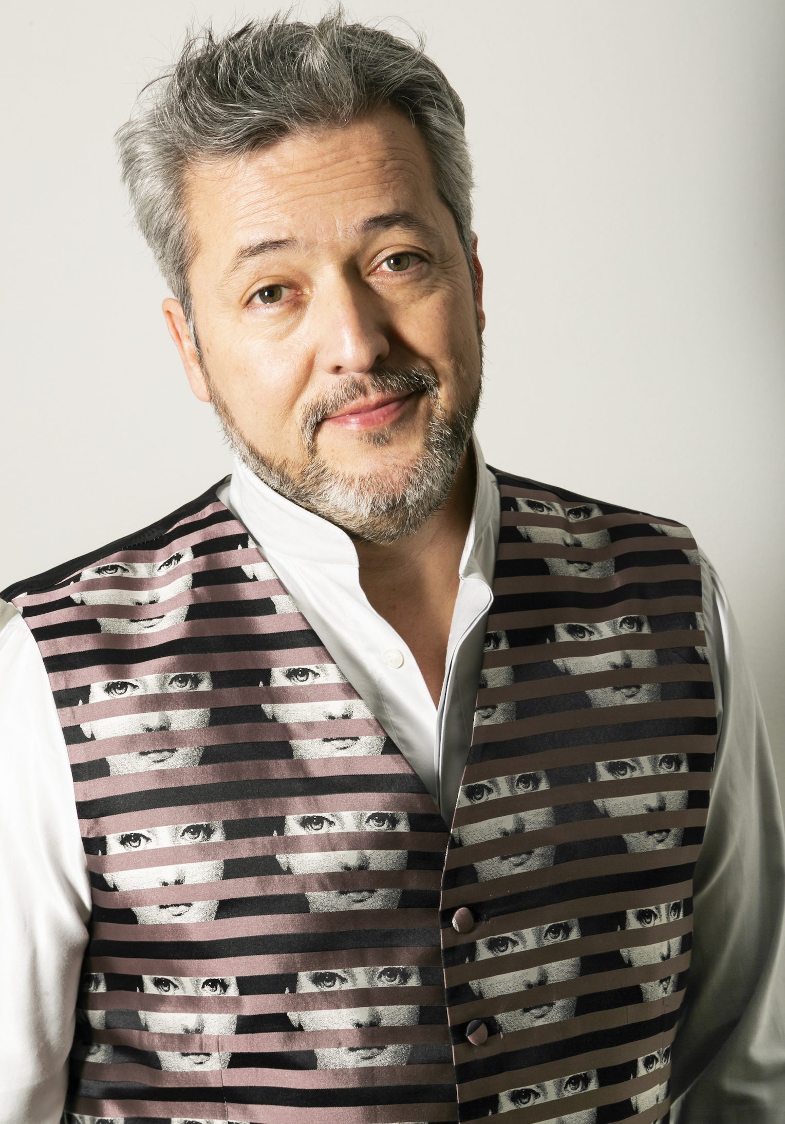 Christian Senn (Baritone) · Grange Festival - Allegorica.art